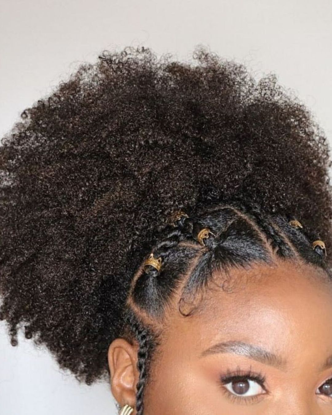 Cute Afro Puff Hairstyles To Try in 2025